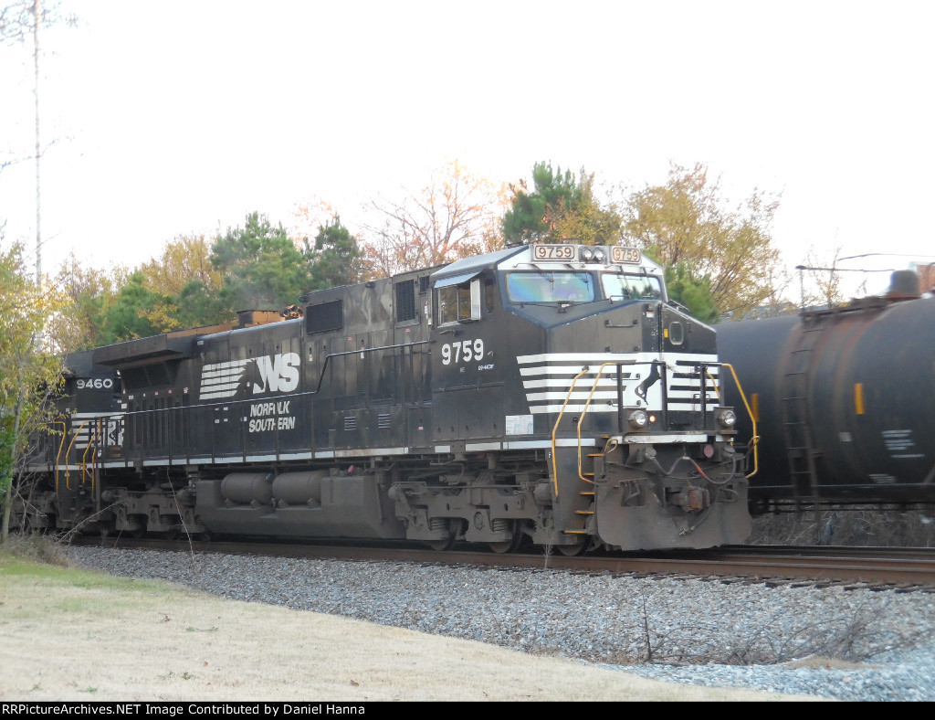 NS 391 holds the main while 16A passes at restricted speed